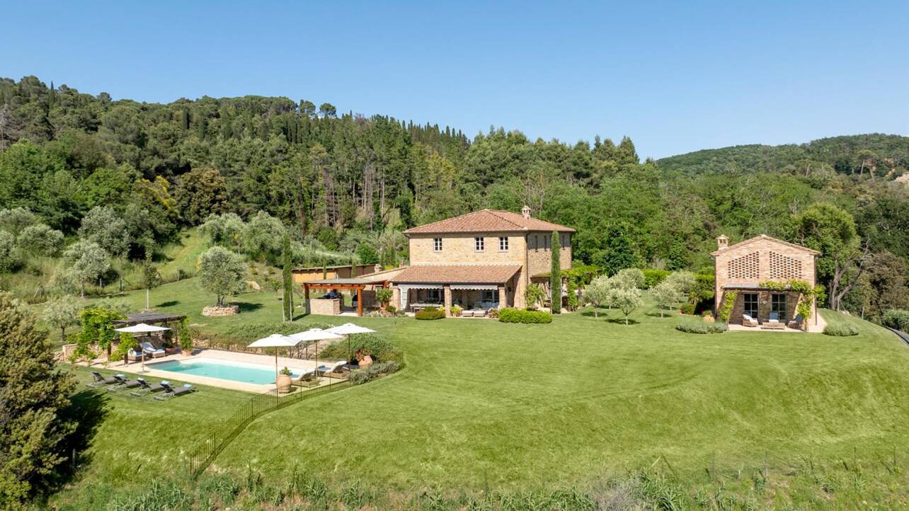 Luxury villa Pallade for rent in Tuscany, Castelfalfi | Home In Italy