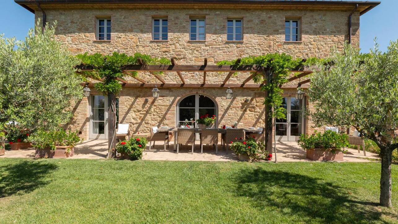 Luxury villa Pallade for rent in Tuscany, Castelfalfi | Home In Italy