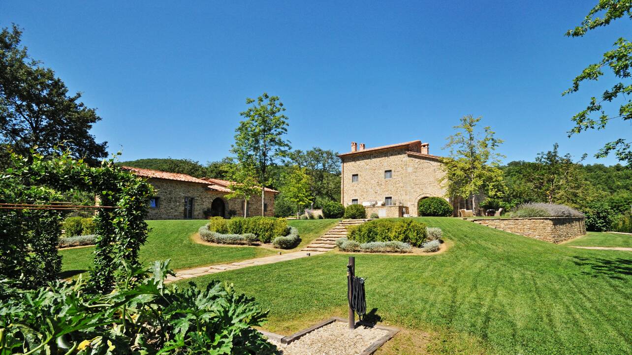 Luxury villa Monteverde for rent in Umbria, Monte Santa Maria Tiberina ...
